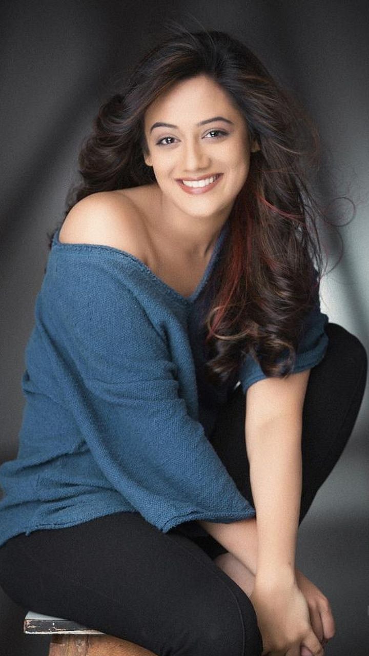 Spruha Joshi : स्पृहाचं हसू किती मी लाजू....