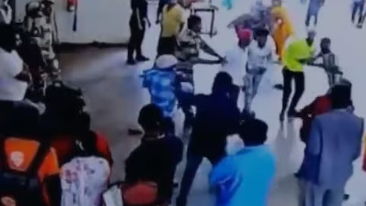 Pune Crime: महिलांच्या भांडणात कोयता गँगची उडी, पोलिसांच्या समोरच सपासप ...