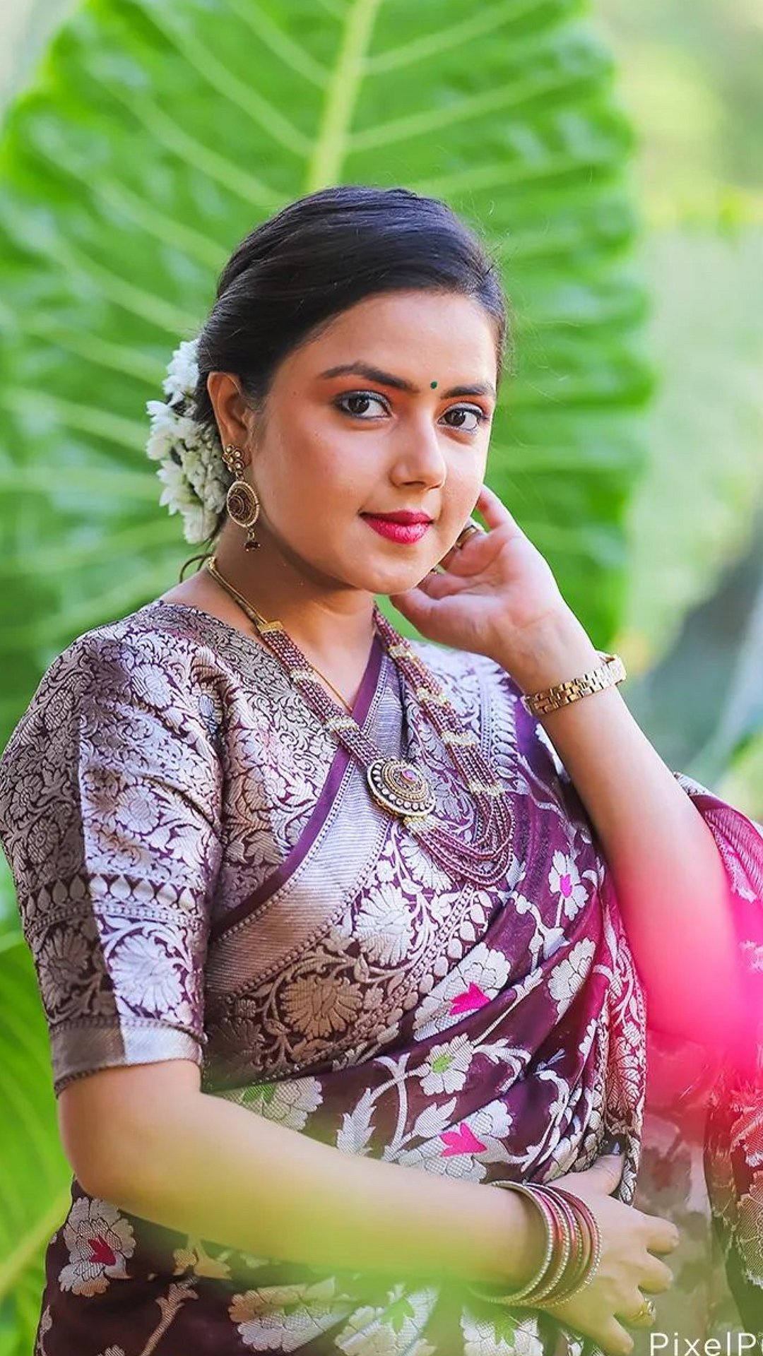 Monalisa Bagal : पाघुळल्या जीवाचं गं भान तू...