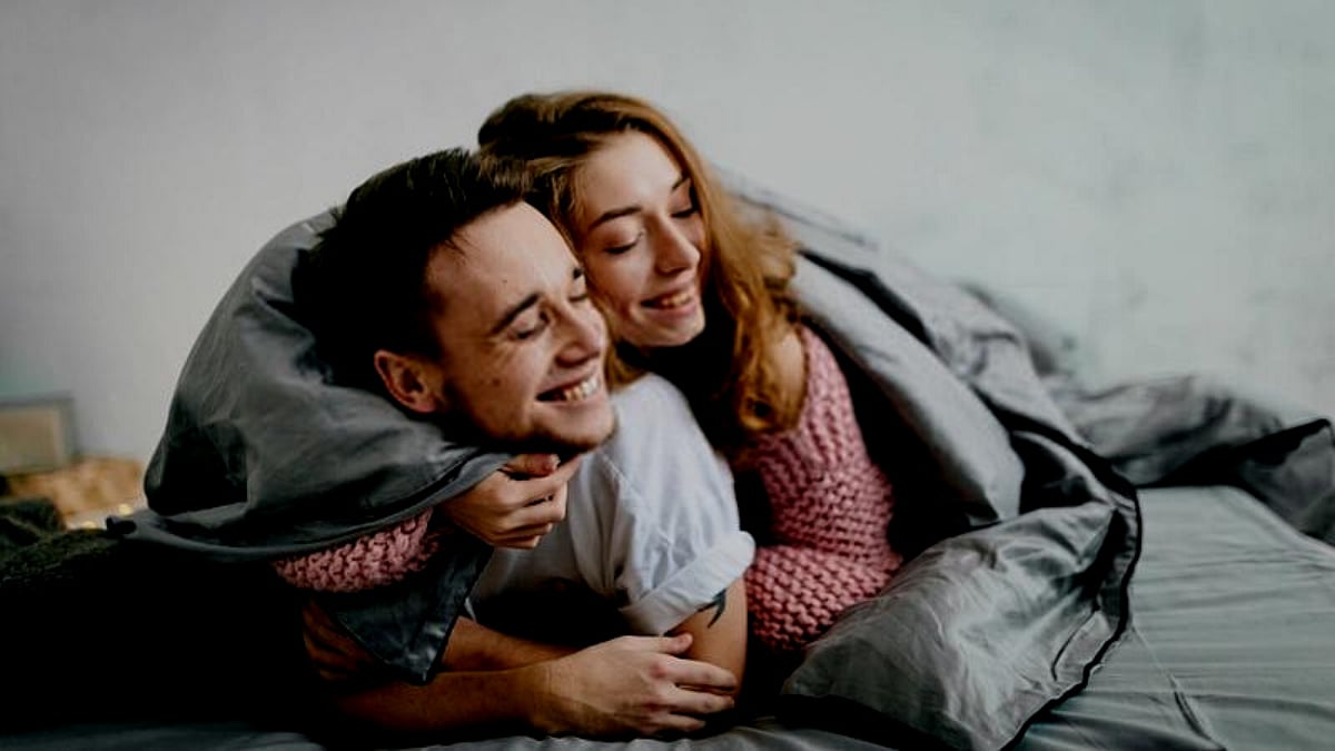 Physical Relation | पहिल्यांदा लैंगिक संबंध ठेवताना वेदना तर होणारच; मग काय काळजी घ्याल