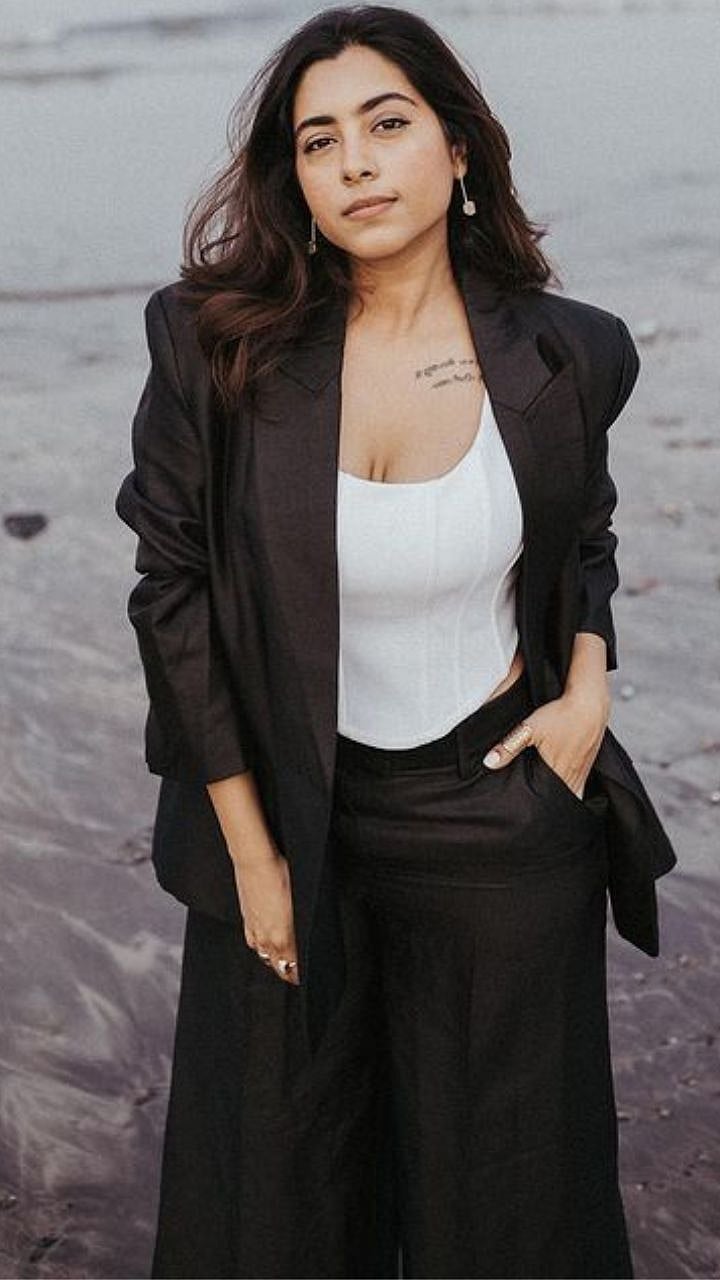 'फोटोवर जाऊ नका..ही दिसते तशी मुळीच नाही..'.'Sakhi Gokhale