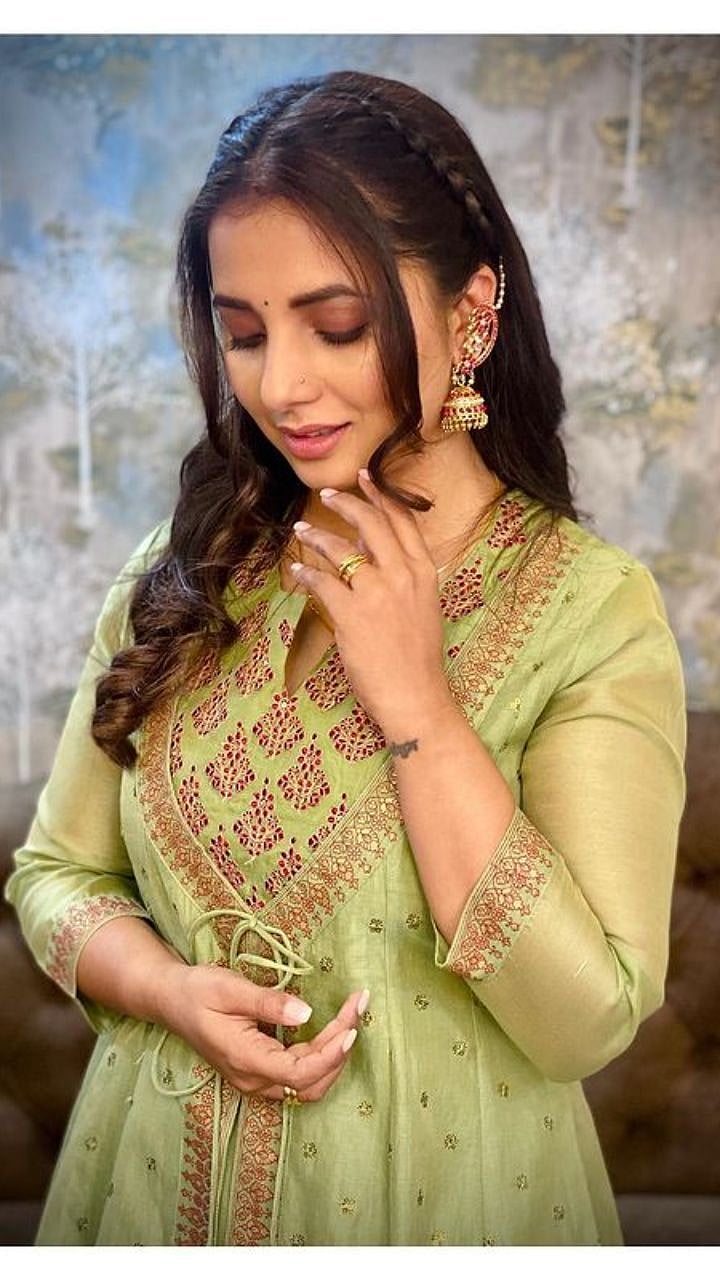 Sayali Sanjeev: एक लाजरा न साजरा मुखडा चंद्रावाणी...