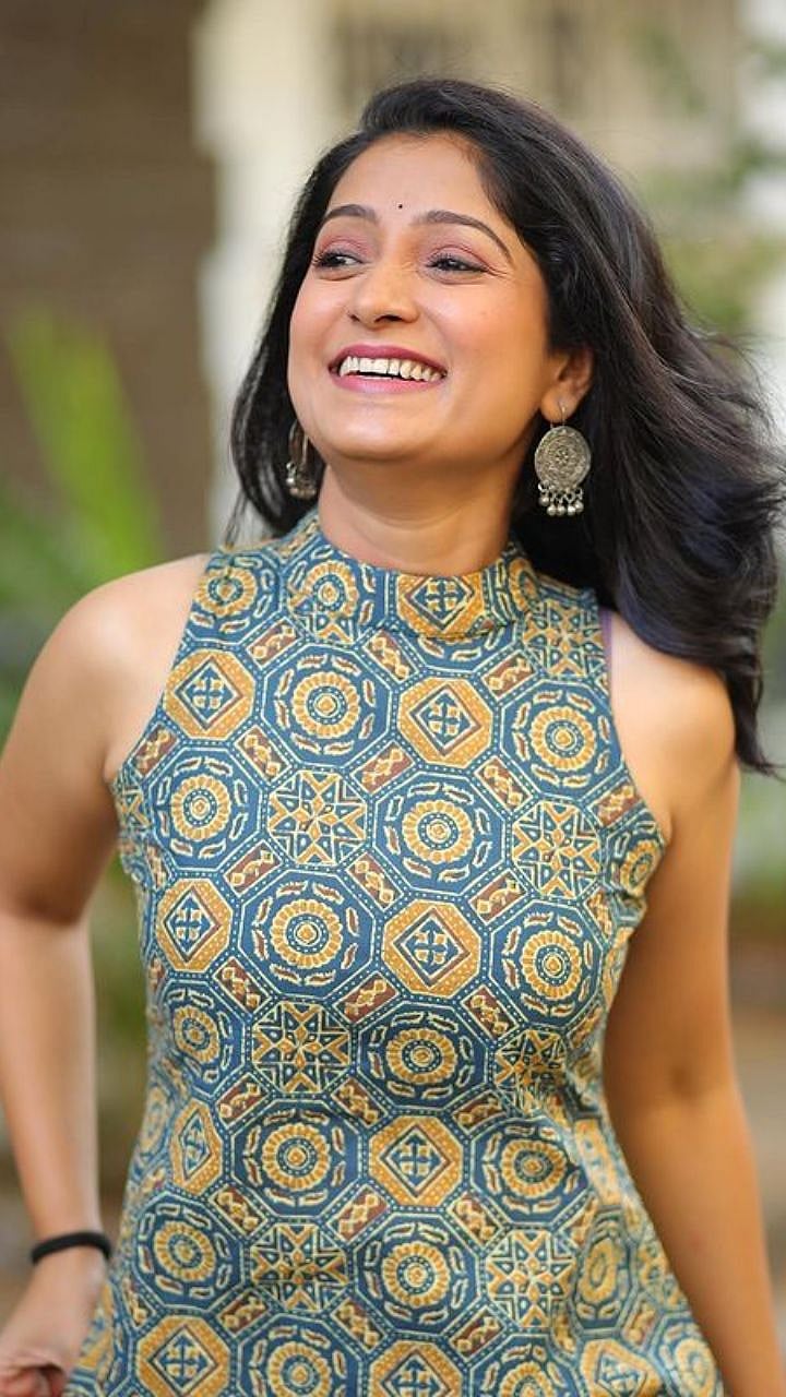 चेहऱ्यावरील हसू मावळू नये असचं pallavi patil