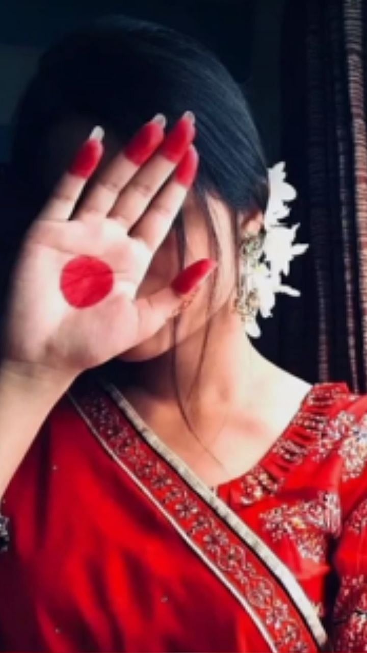 Astrology : ज्या लोकांना लाल रंग आवडतो त्यांचा स्वभाव कसा असतो? |Red ...