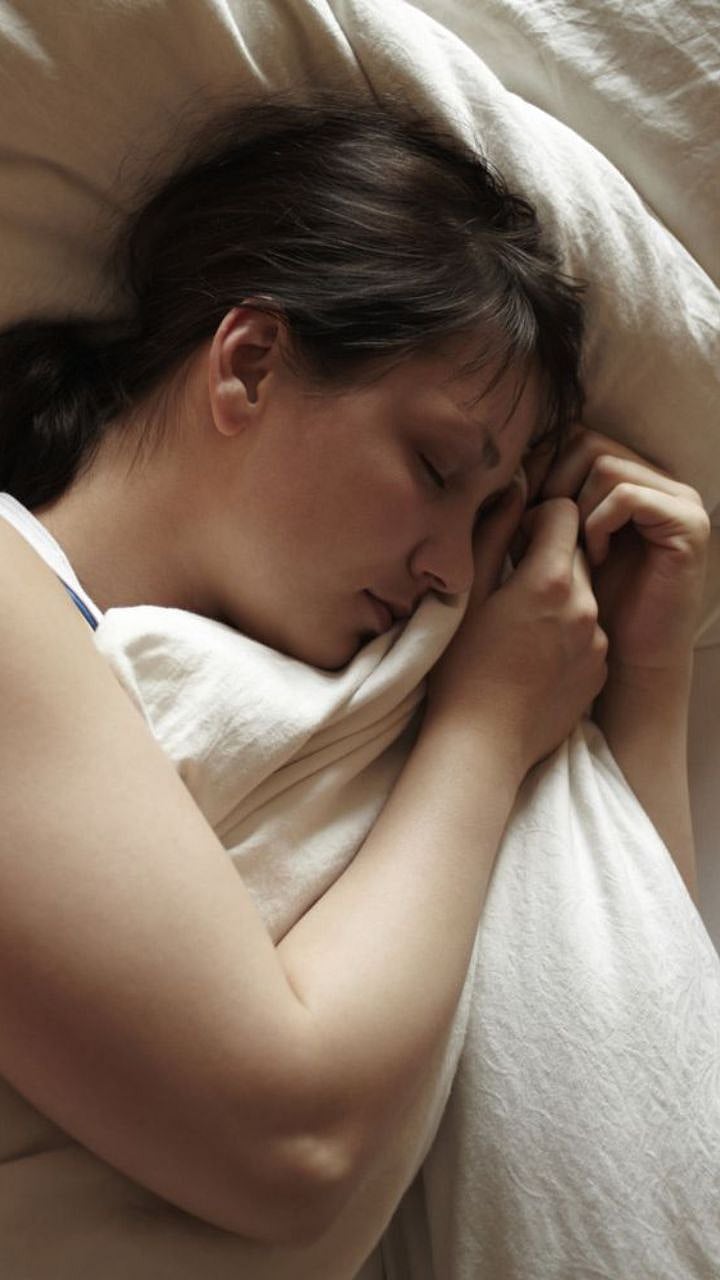 Sleeping Tips | शांत झोप हवी असेल तर ही योगासने करा