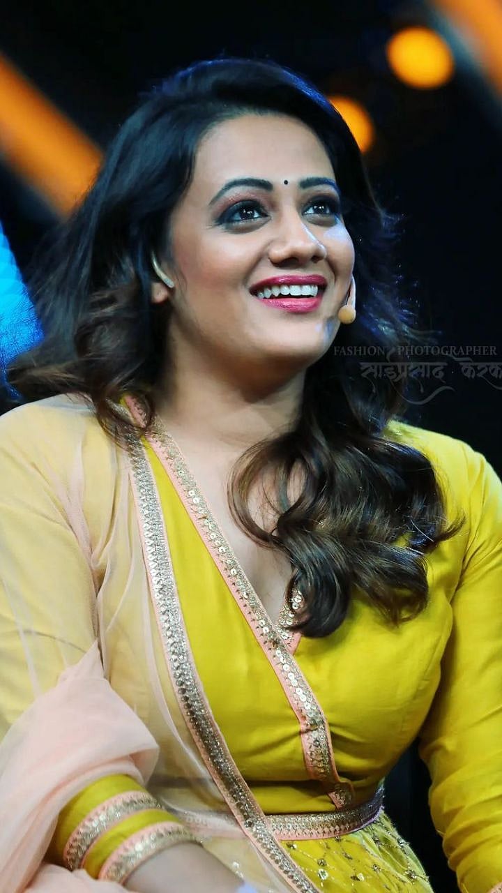 Spruha Joshi : वेड लावणारी स्पृहा...