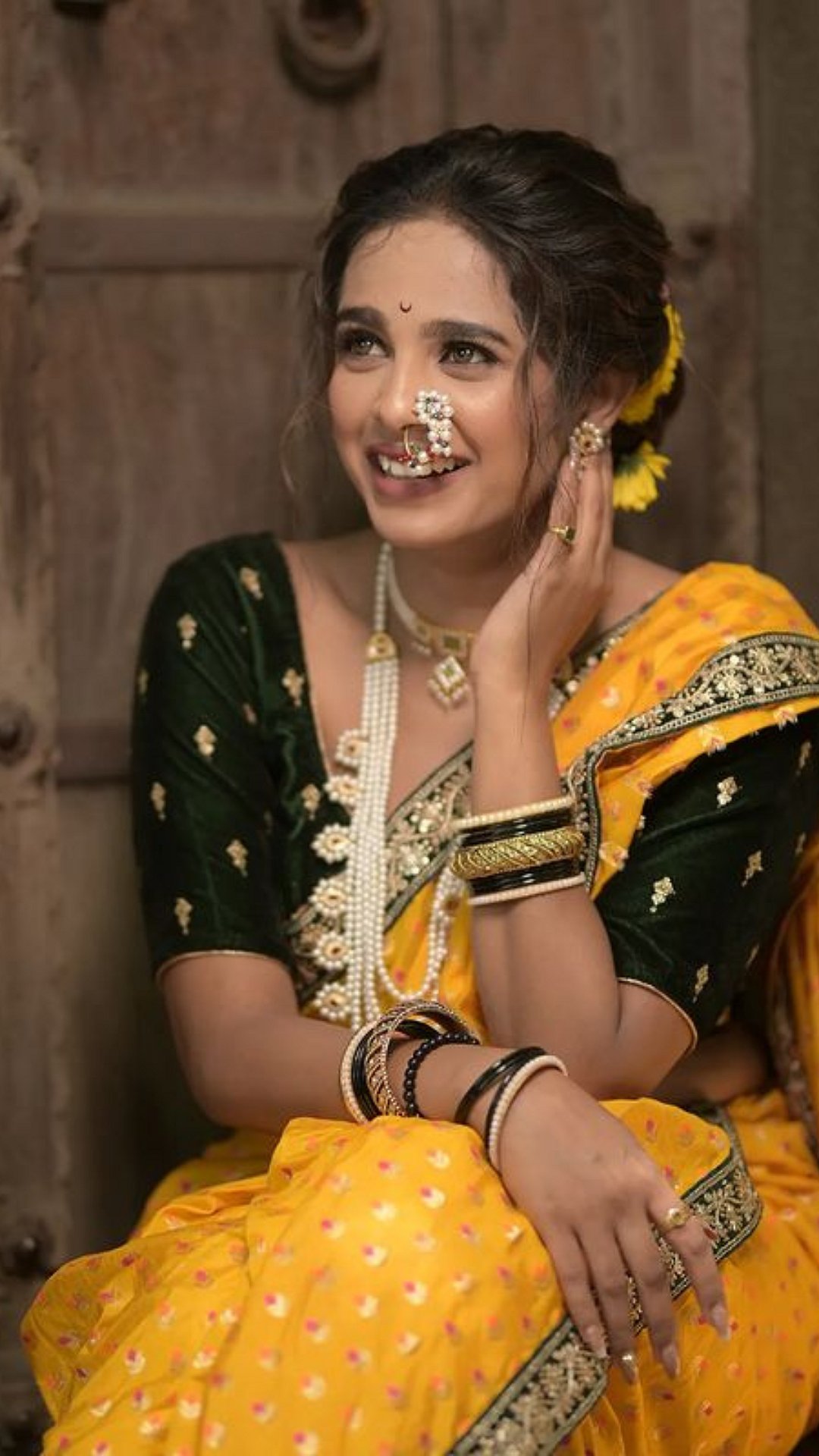 Amruta Dhongade : हि नार नखऱ्याची...