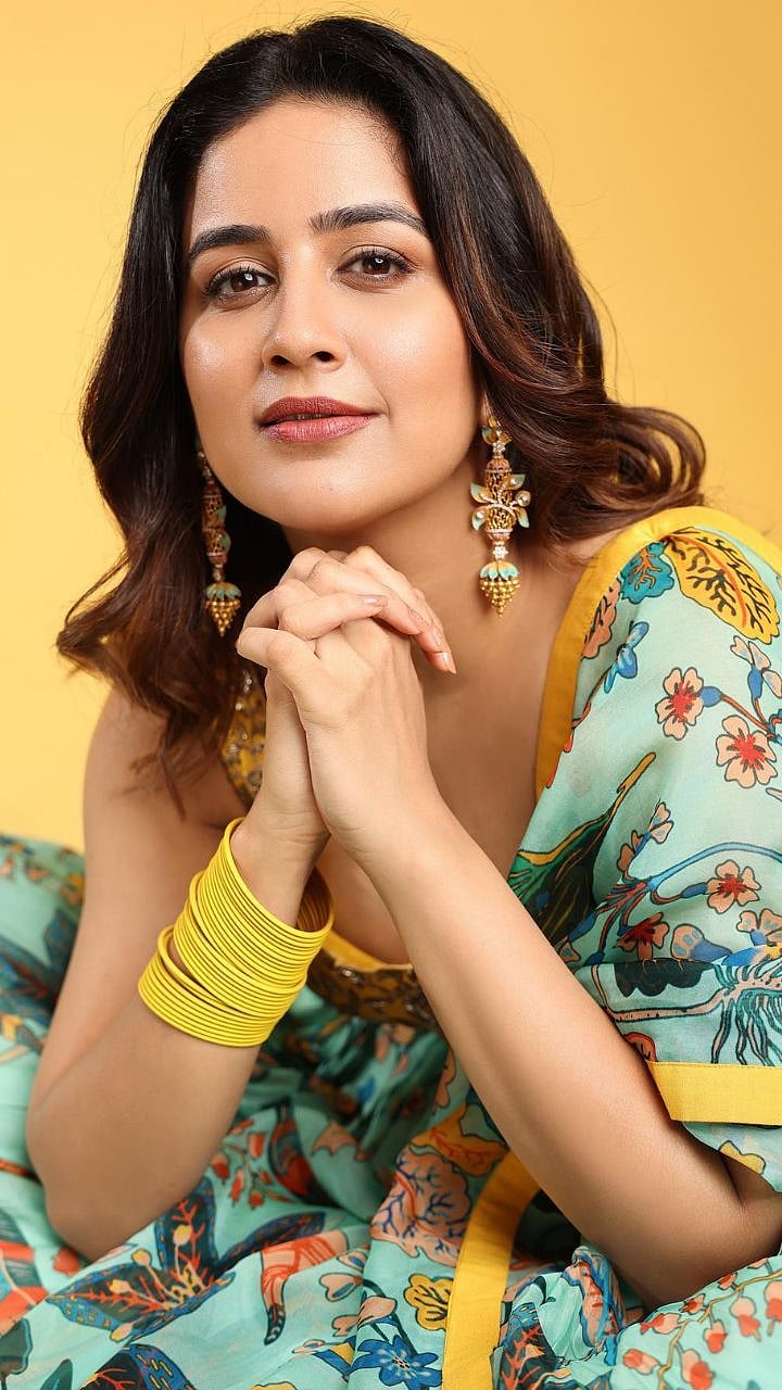 Vaidehi Parshurami तुझ्या टपोऱ्या डोळ्यात माझं इवलंसं गाव