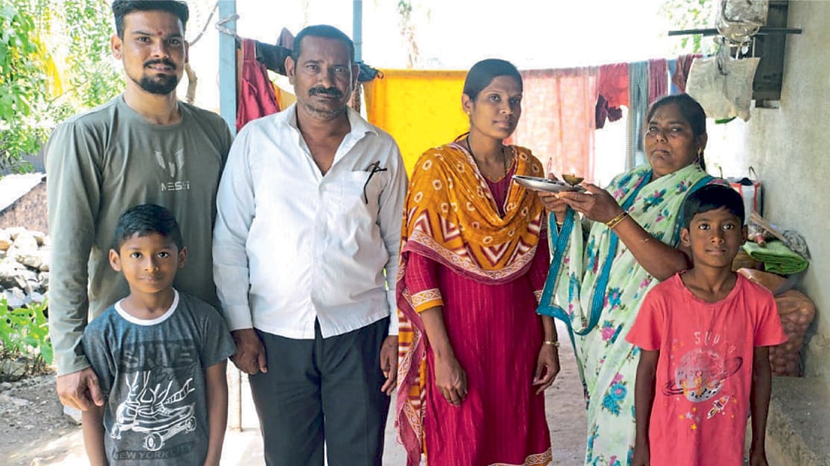 Motivational Story : जिद्दीने संकटांवर मात; वीरपत्नी पोलिस दलातून ...