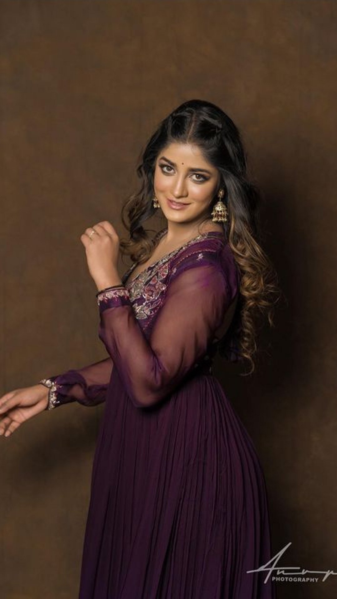 Dimple Hayathi : डिंपलचा सिंपल लूक पाहून चाहते झाले फिदा...