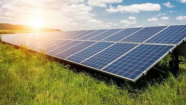 Solar Project : सोलापूर जिल्ह्यात ‘सोलर’साठी मिळाली पावणेपाच हजार एकर ...