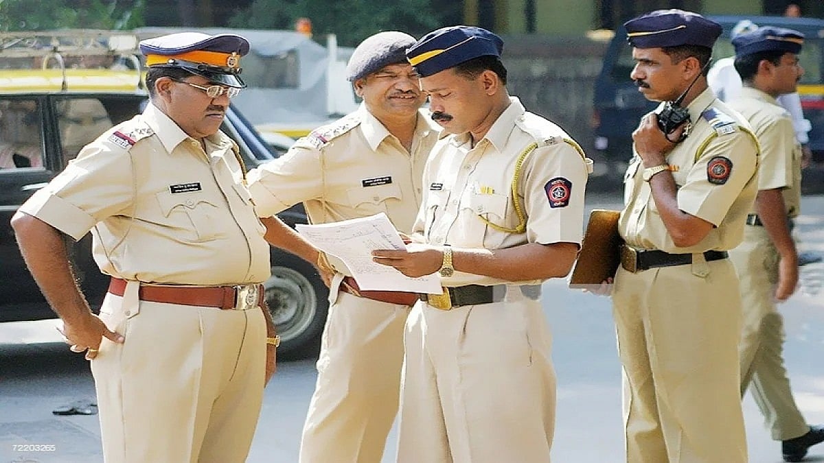Nashik Crime : कॉफी शॉपवर पोलिसांची धडक कारवाई; एक तरुण, दोन तरुणी ...