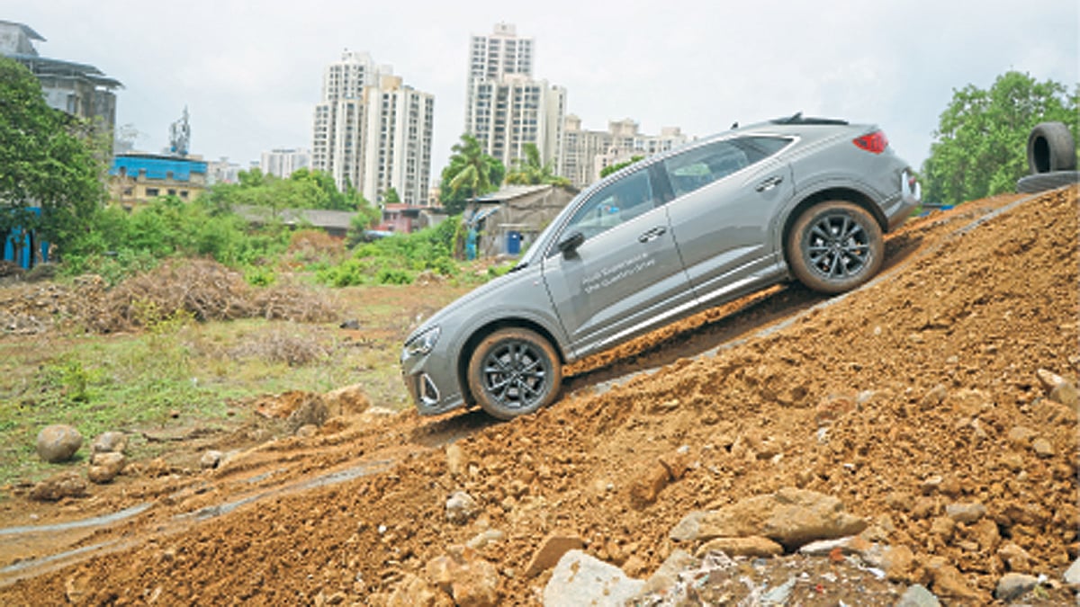 झूम : ऑफरोडिंग अन् बरंच काही...! pranit pawar writes Car Offroading