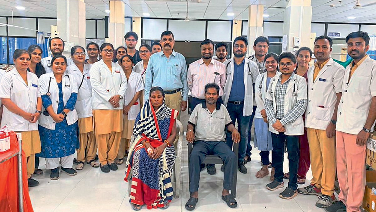 Snake Bite : साप चावला बायकोला, अन्‌ विष चढले नवऱ्याला; ‘तो’ म्हणतो मला ...