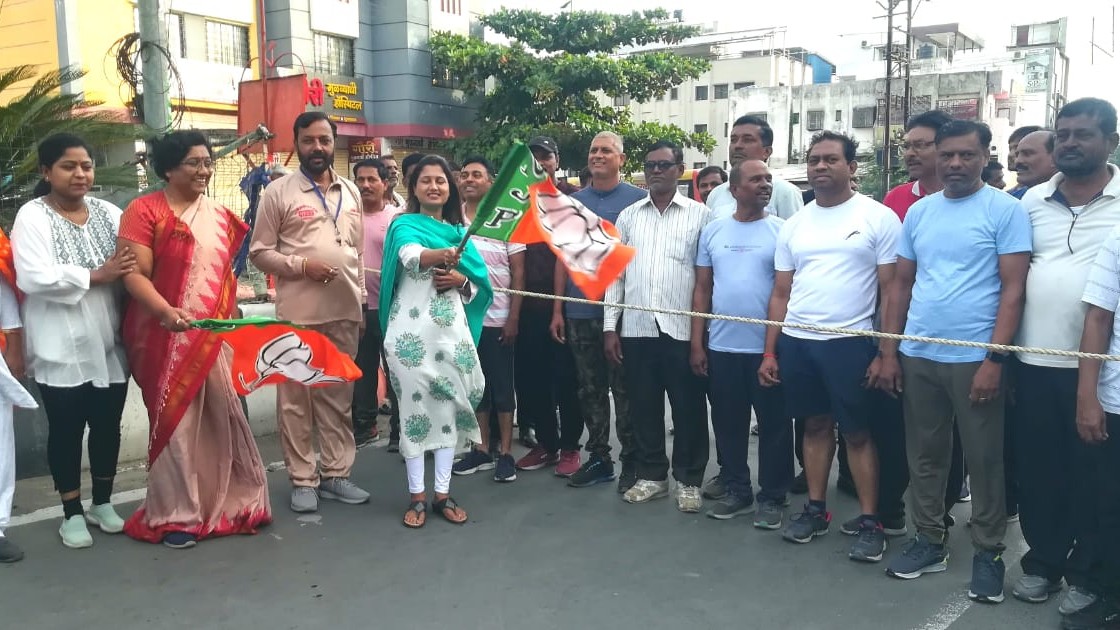 Nanded : चालण्याचा व्यायाम तंदुरुस्तीसाठी आवश्यकच ; प्रणिता देवरे ...