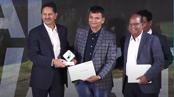 Pune : बारामतीच्या किशोर भापकर यांना किर्लोस्कर आयकॉन पुरस्कार Pune Kirloskar Icon Award Kishore ...