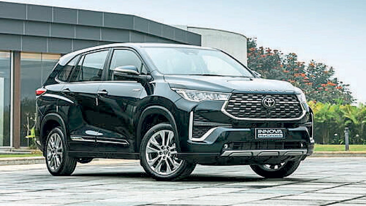 झूम : इनोव्हा हायक्रॉस : प्रशस्त, अधिक आरामशीर pranit pawar writes ...