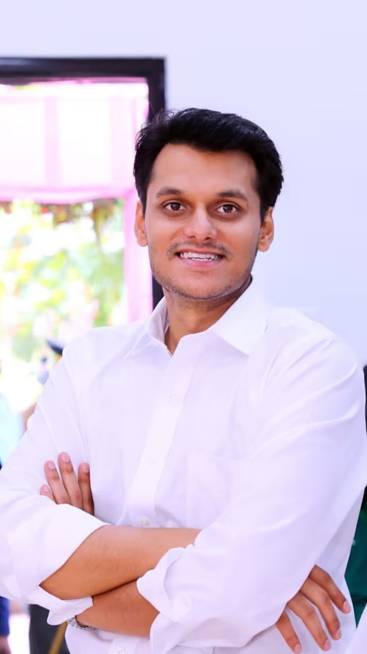 पुतण्या vs पुतण्या.. कोण आहे युगेंद्र पवार