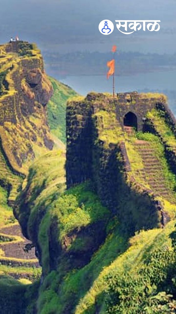 रात्री-बेरात्री गडावर फिरायला जात असाल तर आधी हे वाचा