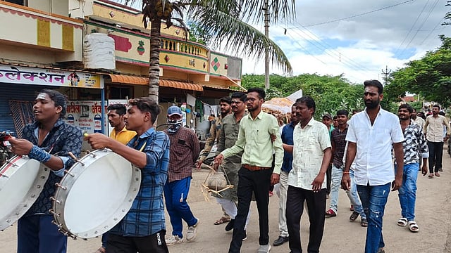 Mohol News : सिद्धेश्वर एक्सप्रेसला मोहोळ येथे थांबा द्या! या मागणीसाठी ...