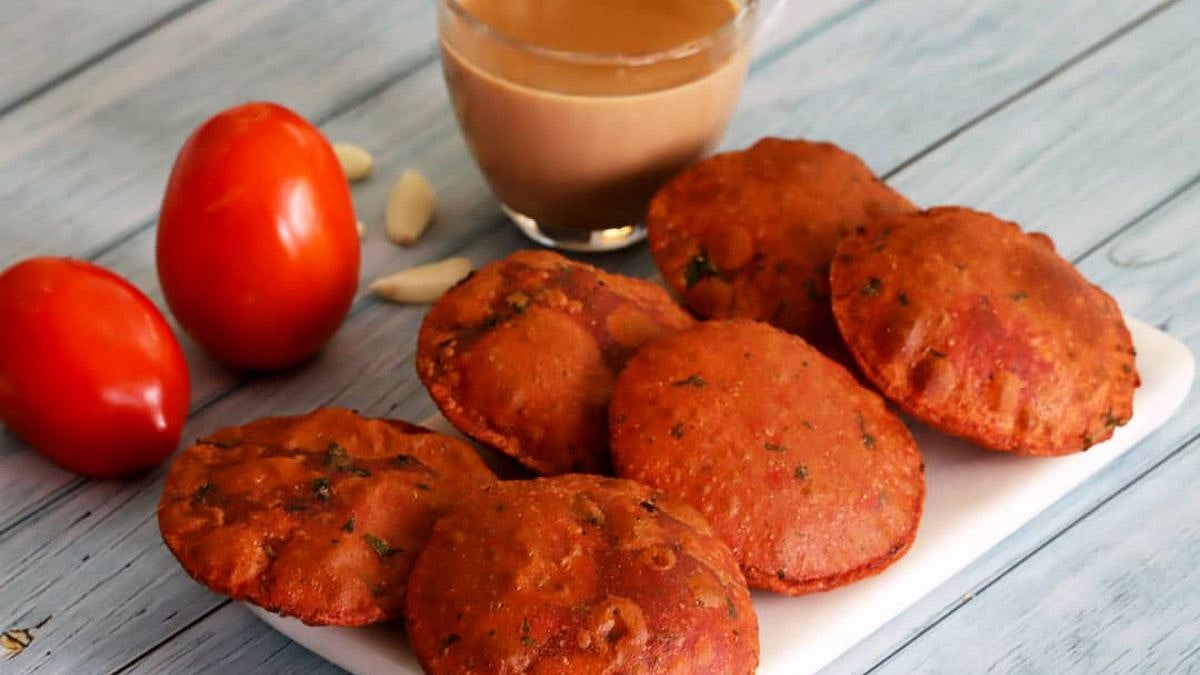 Tomato poori recipe: टोमॅटोची चटणी खाऊन कंटाळात, मग ट्राय करा ही ...