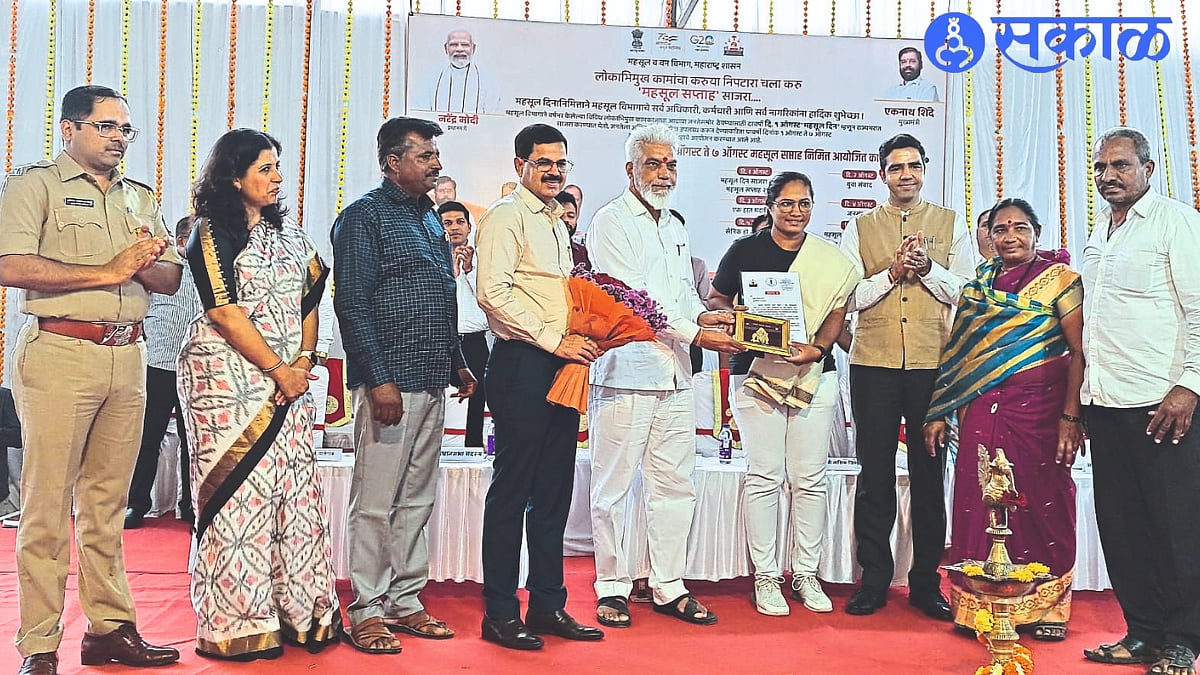 Dada Bhuse: योजनांच्या लाभासाठी गावनिहाय मोहीम राबविणार : दादा भुसे ...