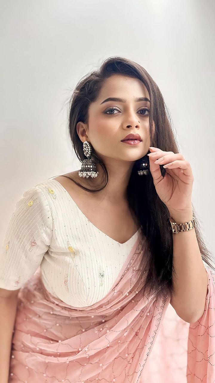 शिवाली परबला पाहायला नाशिकला चाहत्यांची उडाली झुंबड | shivali parab ...