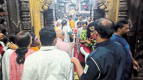 आनंदाची बातमी! पितळी उंबरा ओलांडून अंबाबाईच्या दर्शनाला सुरूवात ...