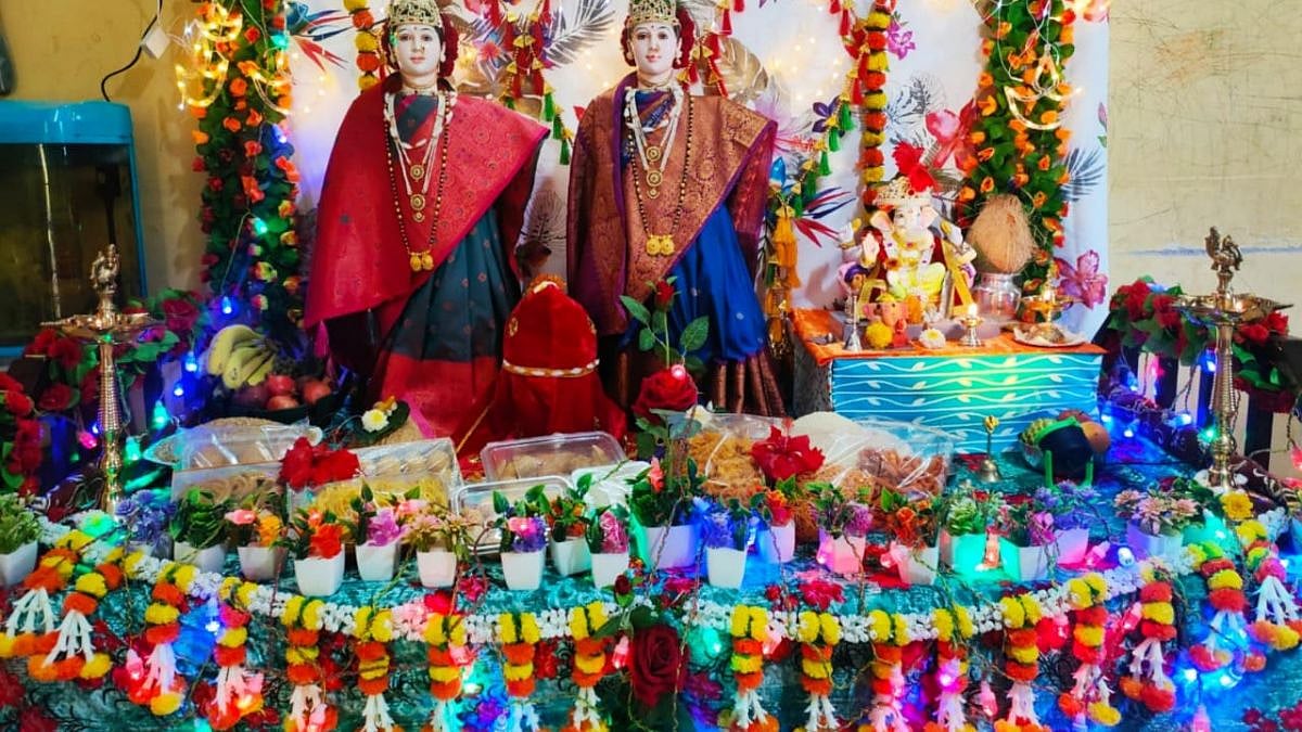 Gauri Ganpati : गणपती पाठोपाठ ज्येष्ठा गौरींचे वाजत गाजत आगमन