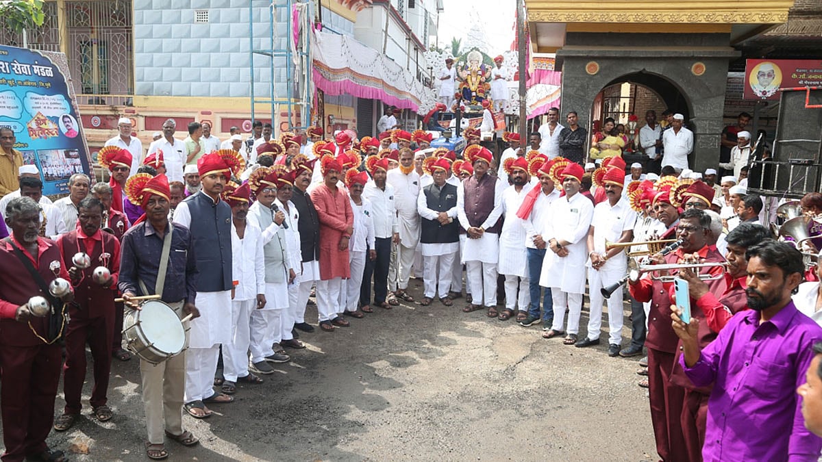 Ganpati Visarjan : गणपतीच्या विसर्जन मिरवणूकीत डिजे व गुलालाला फाटा ...