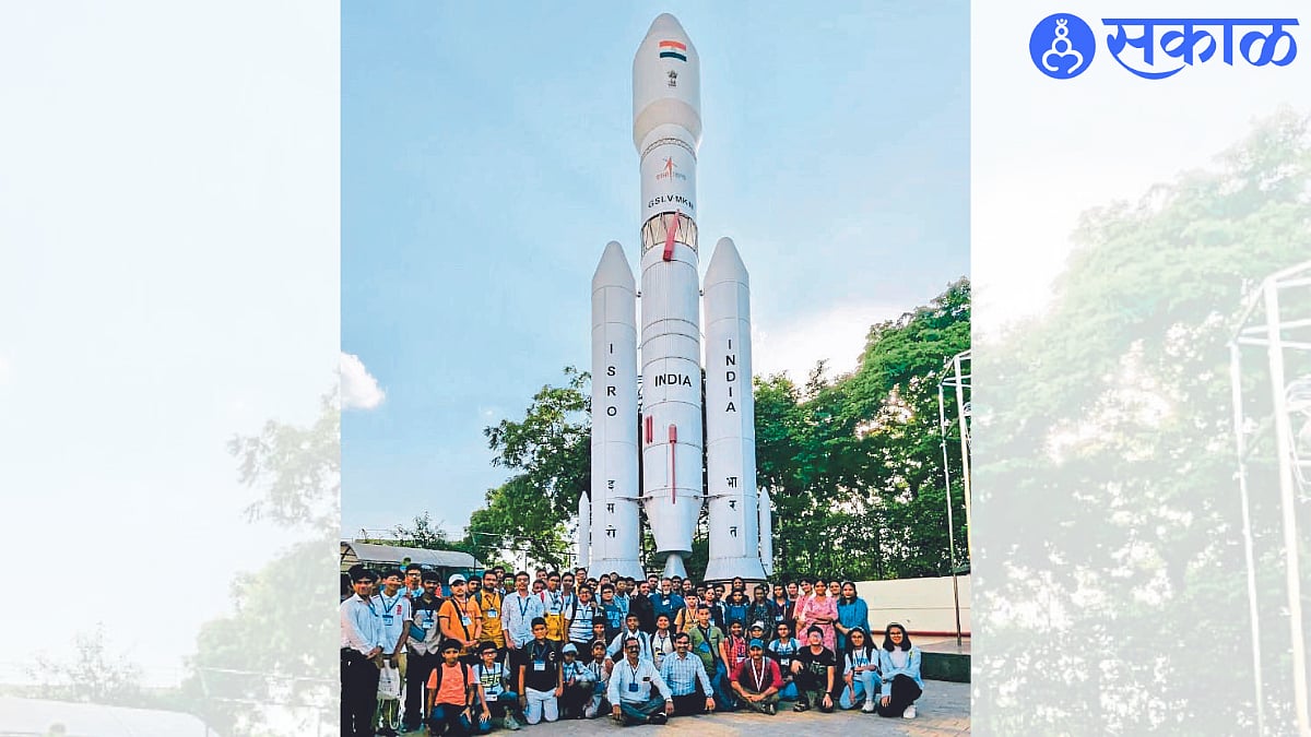 Jalgaon News : ‘इस्त्रो’च्या सफरीत रमले भावी शास्त्रज्ञ; महाराष्ट्रातील 61 विद्यार्थ्यांची भेट ...