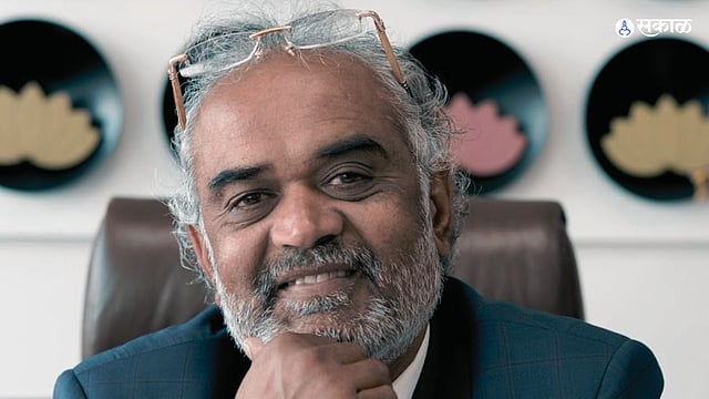 12 हजार कोटींच्या कंपनीचे मालक, मात्र मुलाला 200 रुपये मजूरीवर करायला ...