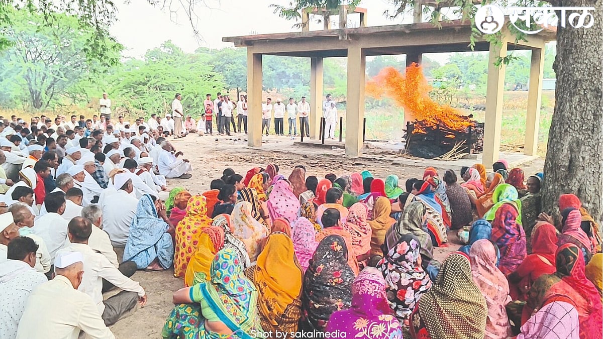 जेसीबीमधून पडून जखमी झालेल्या तरुणाचा मृत्यू; शोकाकुल वातावरणात ...
