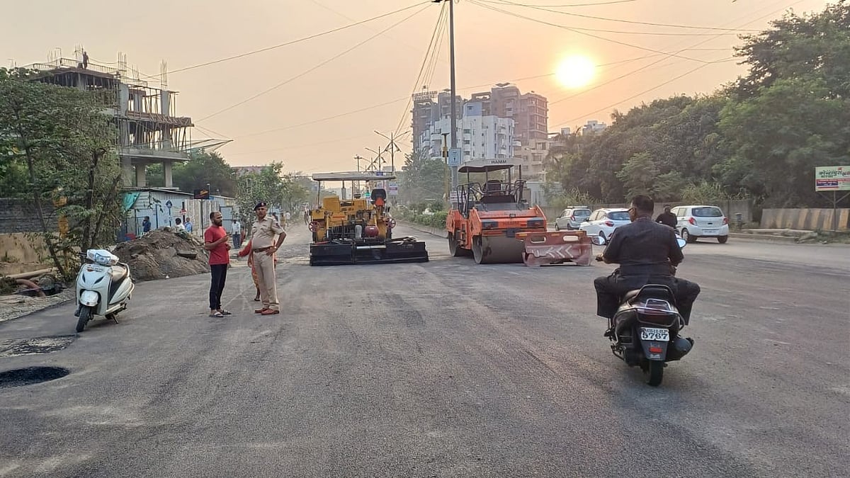 Wakad News : अनेक वर्षे रखडलेल्या रस्त्याचे अखेर डांबरीकरणं, रस्ता झाला ...