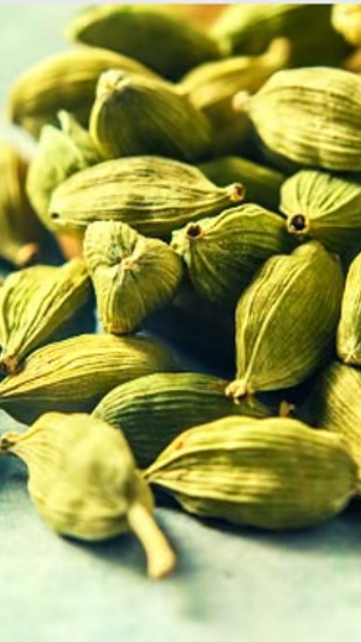 वेलचीचे 'हे' आरोग्यदायी फायदे माहित आहेत का? | health benefits of ...