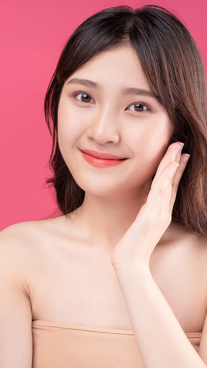 कोरियातील मुलींना आवडतेय 'स्लॅप थेरपी'; काय आहे हे? | Korean Skincare ...