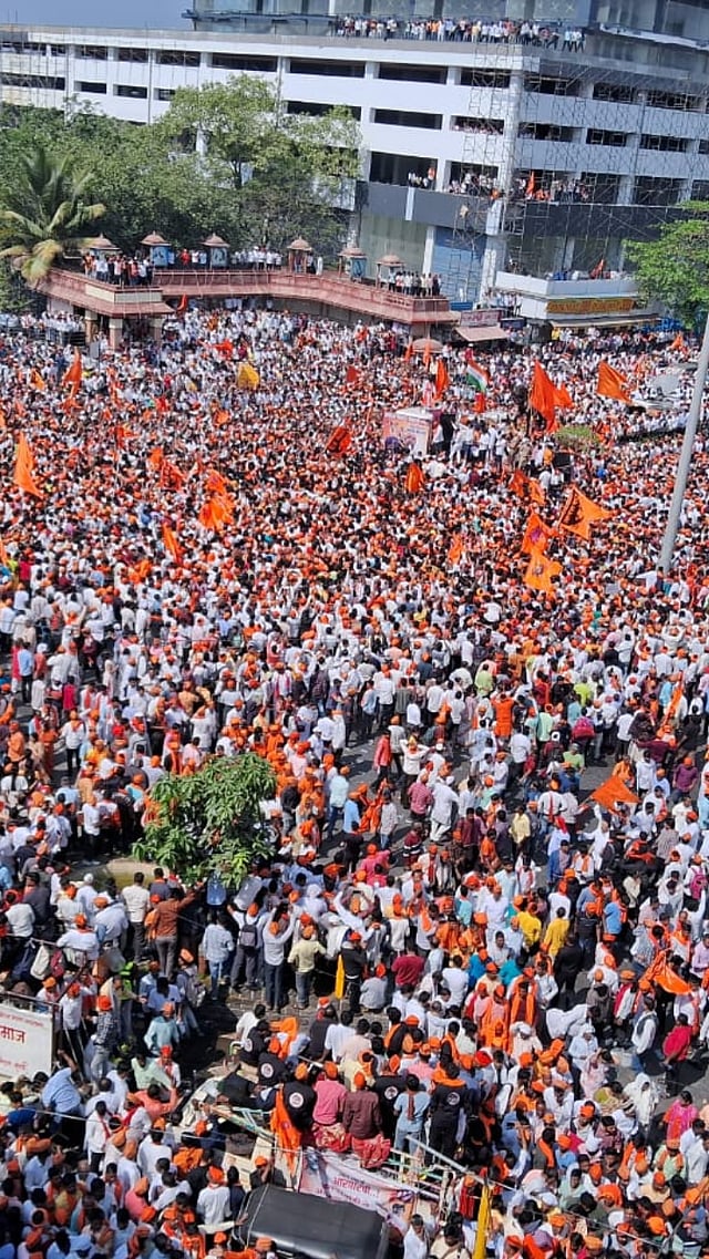 ..अन् मुंबई आणि नवी मुंबई झाली भगवी