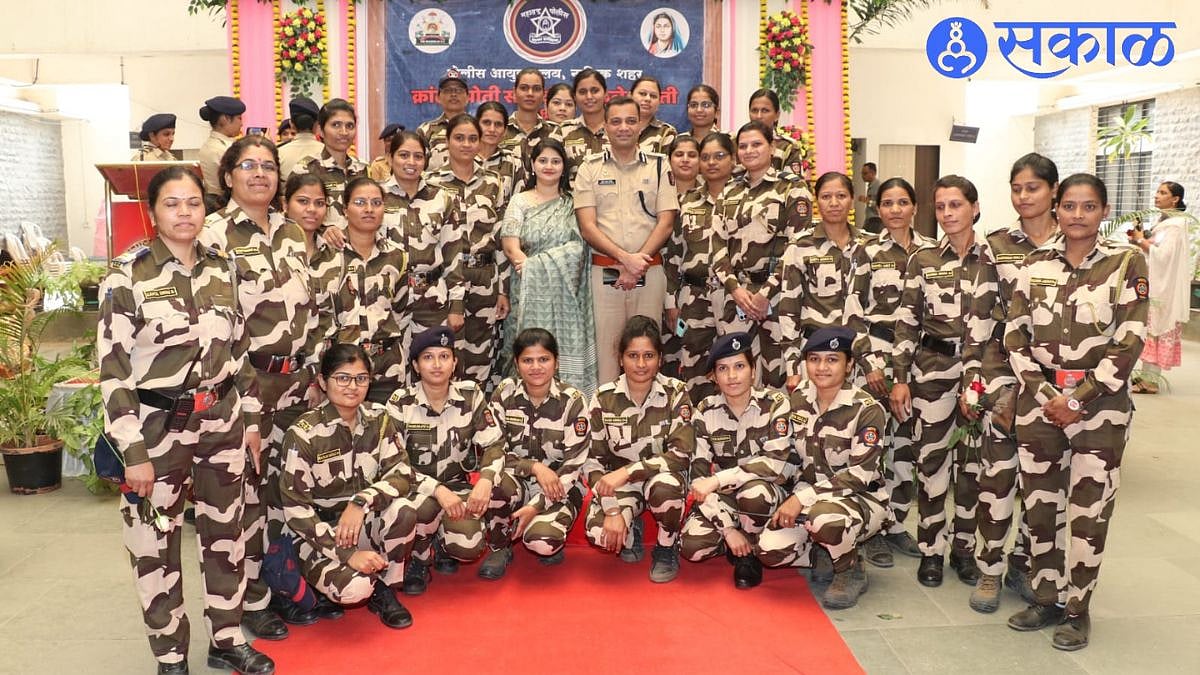 क्रांतिज्योती सावित्रीबाई फुलेंमुळेच महिलांच्या पंखांना बळ : पोलीस ...