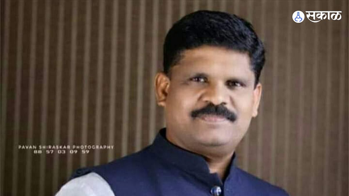 Solapur News : लेकरांच्या भवितव्या साठी त्यांचा बाप रिंगणात पाहीजे ...