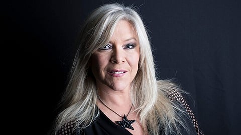 Samantha Fox : समंथा विमानातच करत होती नशापाणी, पोलिसांनी केली अटक ...