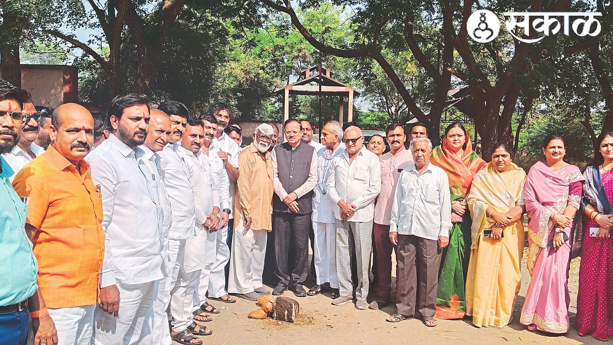 Dhule News: भारताच्या रेल्वे नकाशावर आता बाळापूर गावाचा उदय : खासदार डॉ ...