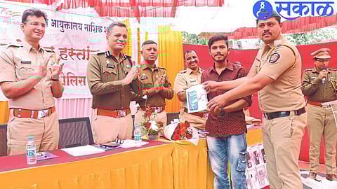 Nashik Police : पोलिसांना चांगल्या कामाची पावती मिळावी : संदीप कर्णिक ...