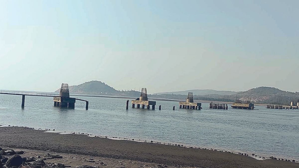 Bagmandla-Bankot Bridge : बाणकोट-बागमांडला पुलाचे कोट्यवधी पाण्यात ...