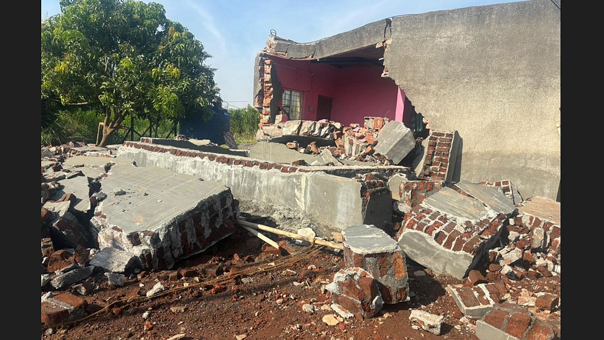 Nasrapur News : पाण्याची टाकी फुटुन चिमुरडीचा मृत्यु; तर एक मुलगी जखमी ...