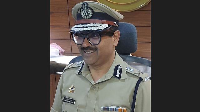 Amitesh Kumar : ‘जे झाले ते झाले, यापुढे आगीशी खेळू नका’ police ...