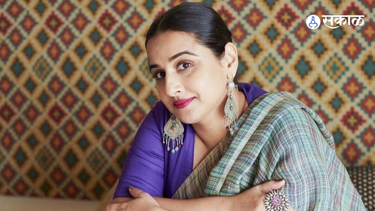 Vidya Balan : 'विद्या बालन'च्या नावानं सोशल मीडियावर घातला गंडा ...