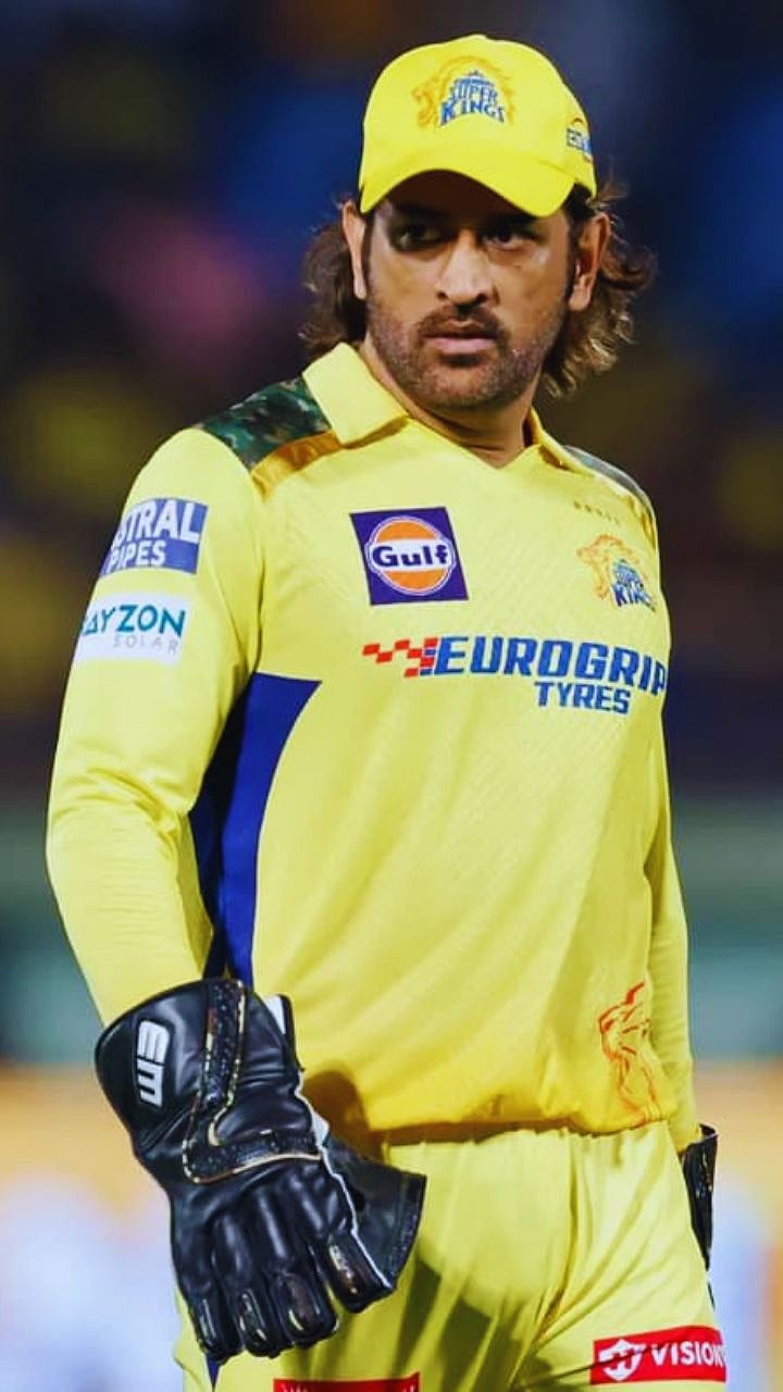 धोनी @300! पृथ्वी शॉचा कॅच अन् थलाचा माईल स्टोन