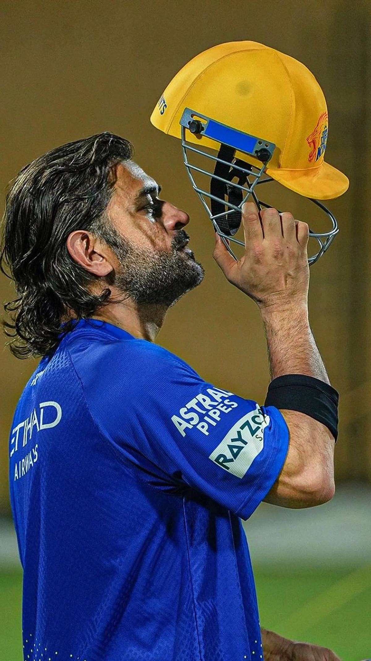 IPL 2024 आधी कॅप्टनकूलच्या 'विंटेज लूक'ची चर्चा | CSK Captain MS Dhoni ... IPL 2024 आधी कॅप्टनकूलच्या 'विंटेज लूक'ची चर्चा | CSK Captain MS Dhoni ...