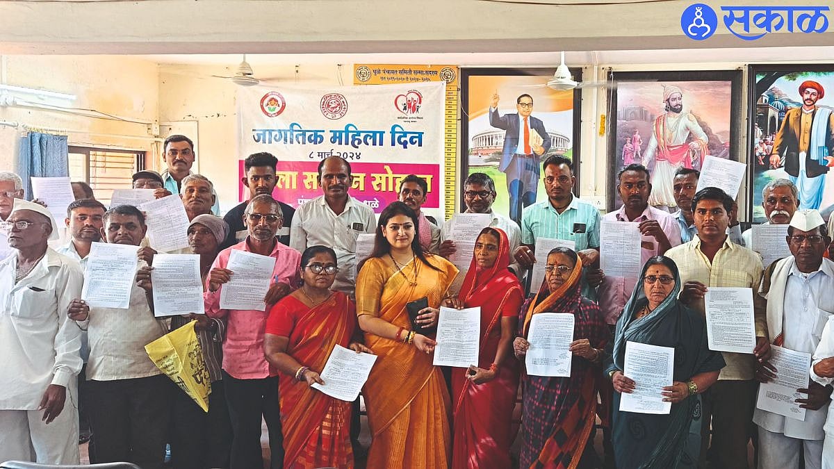 Dhule News : लाभार्थ्यांना सिंचन विहीर कार्यारंभ आदेश; जिल्हा परिषद ...