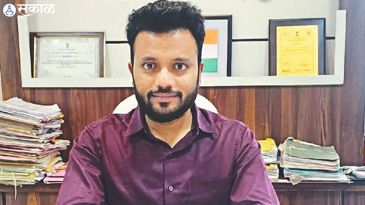 Dhule ZP News : जिल्हा परिषद सीईओ नरवाडेंनी स्वीकारला पदभार | Dhule ...